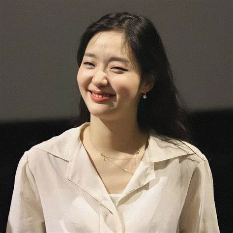 Pin By Polpoj Saengpradab On Ivory Shirt Kim Go Eun Style Cute