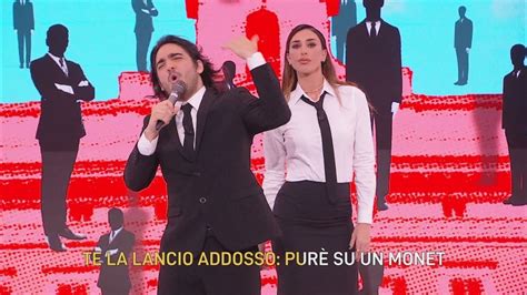 La Nuova Politica Italiana La Canta Max Angioni Le Iene