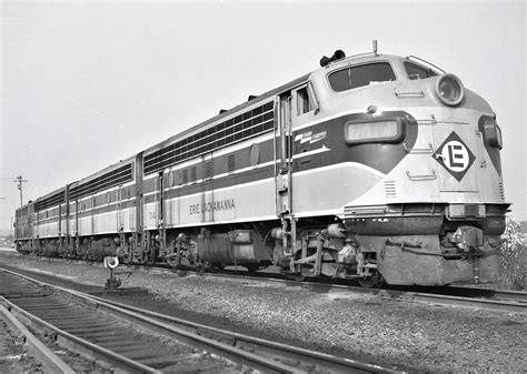 Erie Lackawanna Railway Marion Ohio Emd F7a 7114 2 F7b And F3a Diesel Electric