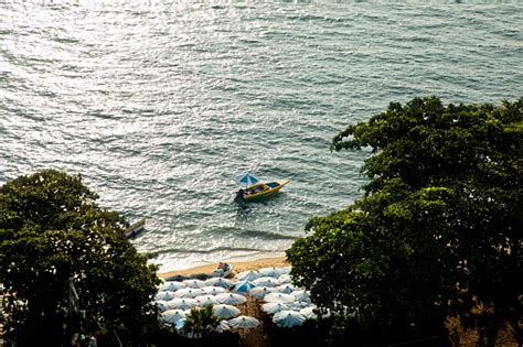 빛나는 바다와 바다 경치와 파타야 태국에서 파라솔과 비치의 높은 보기 0명에 대한 스톡 사진 및 기타 이미지 0명 경관 고요한 장면 Istock