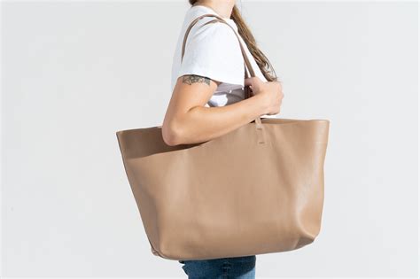 Cuyana Structured Leather Tote Munimoro Gob Pe