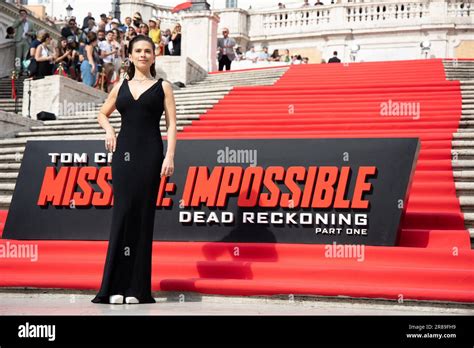 Ayley Atwell In A Givenchy Dress And Bulgari Jewels Attends The Red