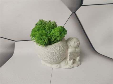 Кашпо Космонавт №1 Доступний Декор