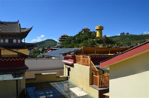 Blossom Hill Inn Shangri La Dukezong Ancient Town Tours In China