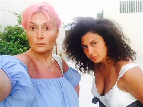 „პირველად მივხვდი რომ შვილს სიმწრისგან ვერ ვიცავ კარგი ბიჭი სანდრო გარდაიცვალა “ ნანუკა