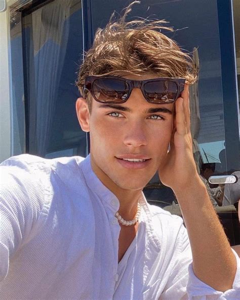 William Roepstorff Williams Eye Candy Beauty