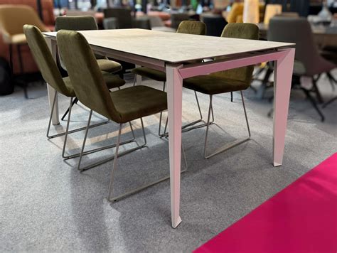 Ex Display Iconic Extendable Table White Cadira Ex Display Iconic Extendable Table White Cadira