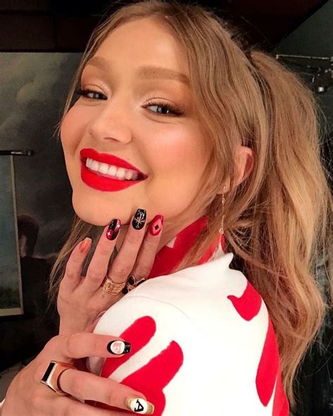 Gigi Hadid White Teeth Best Lipsticks Lipstick