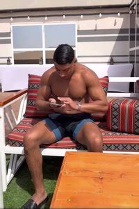 Photo Hot Arabic Men Page LPSG