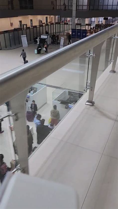 Ананд Наракас On Twitter 2 хоног хилээр орж гарахад 1 л үйлчлэгч эгч энэ том талбайг