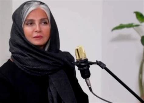 عکس پوشش ست رویا جاویدنیا با زیورآلاتش در یک مراسم