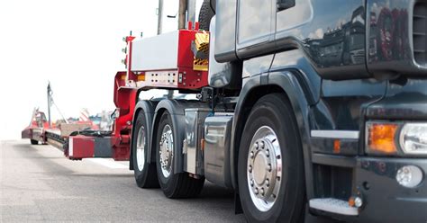 Flatbed Vs Step Deck Key Differences And When To Use Each Lac Latin American Cargo