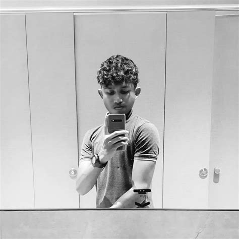 Gimhan Chathuranga Gimhan2006 • Threads Say More