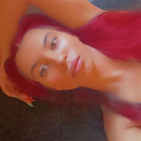 Miss Tiny • Threads Say More