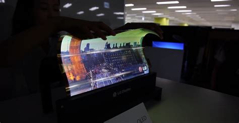 Watch Lg Roll Up Its Beautiful Inch Flexible Oled Slashgear