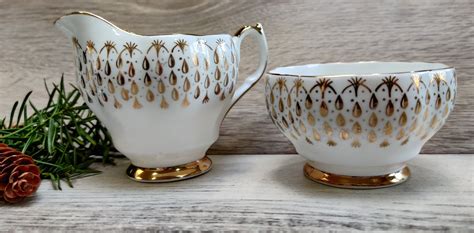 Vintage Creamer Set Queen Anne Creamer And Sugar Bowl Etsy Canada Cream And Sugar Queen