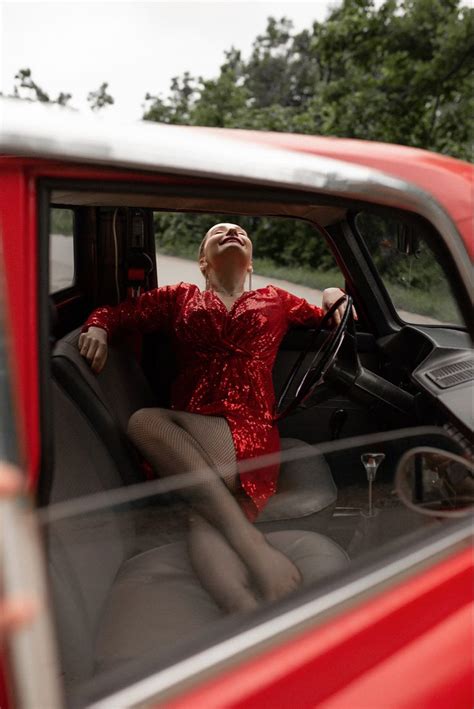 Фотограф в Пятигорске и КМВ Девушка в машине Девушка с автомобилем Кабриолет Фотосессия