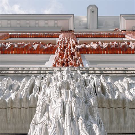 Amphibious Velox Robot Uses Undulating Fins To Swim And Crawl