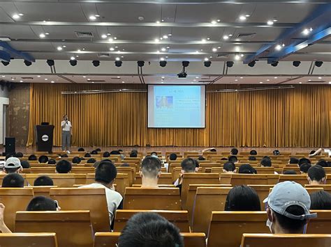 材料学院开展“为心赋能·大学生常见心理问题的识别与调适”报告会 党委学生工作部