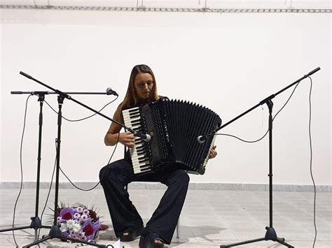 Акордеонистката Вероника Тодорова изнесе концерт във Вършец