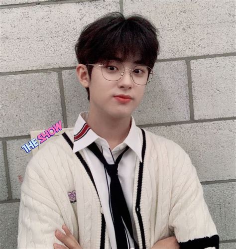 Pin De ↳ ˖ 𖦹 ་ ⊹ Nadya 𓂅 ° ᯾ Em ⋆ ˚｡⋆୨୧˚kpop Idols˚୨୧⋆｡˚ ⋆ K Pop Pop