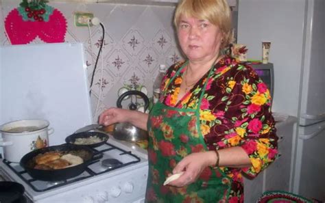 Коли син привів до нас свою дівчину тоді я згадала як важко мені було