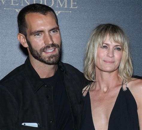 Robin Wright Biography Age Husband Family Net Worth Career Facts