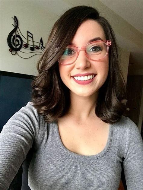 36 Sexy Girls In Glasses Barnorama