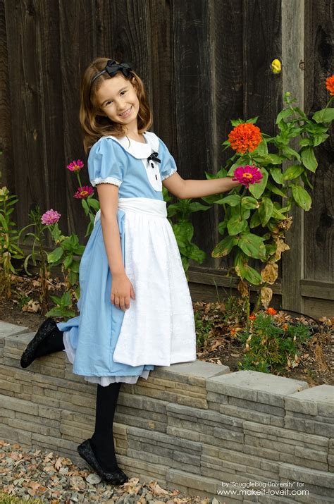 Last Minute Alice In Wonderland Costume Diy Fast And Fun Tutorial