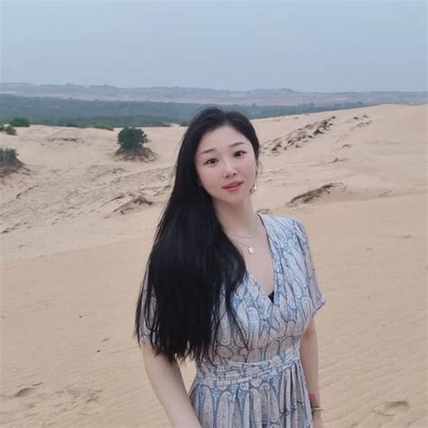 저희 아빠 목수항상 책임감 있으시고 살면서 가족들 굶길 일 없음 내 생각엔 남자가 엄청 똑똑해서 좋은 직장 다닐 수 있는게 아니라면 어영부영 쉬운 일만 전전 하는 것