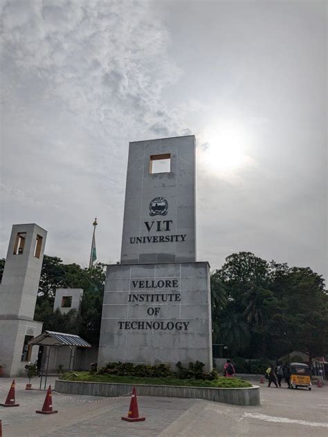 Vdat2024 Vlsi Innovation Learning Techconference Vitvellore Aaron Caleb