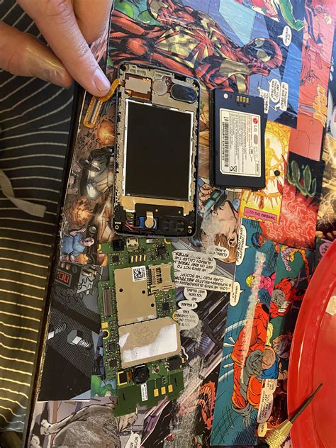 Anyway To Salvage The Lcd Display From This Old Phone To Be Used With