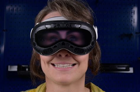 Apple Vision Pro Ifixit Teardown Reveals Whats Inside And How It Works