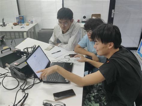 创新精英研究院ic设计and智能控制实验室fpga考核顺利召开 仪器与电子学院