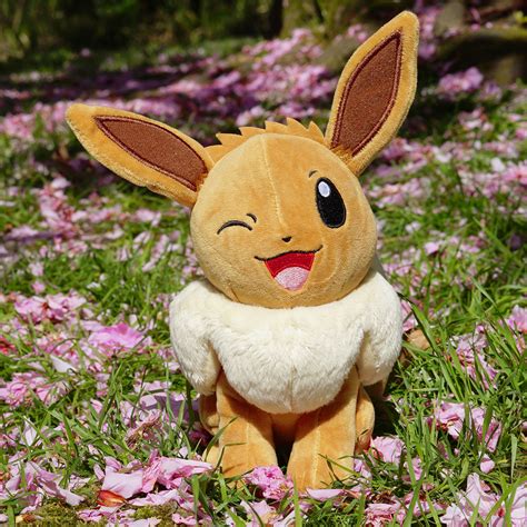 Pokemon Eevee Plush Figure Elbenwald