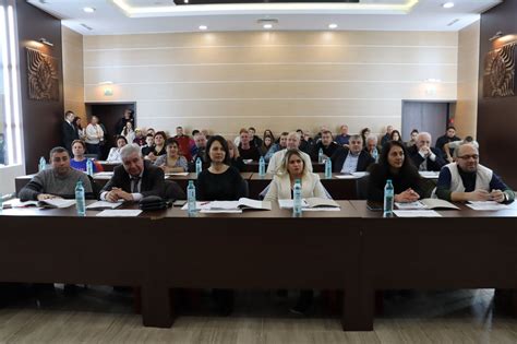 Община Нови пазар отличи 10 те най добри спортисти за 2022 година