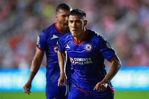 Joaquín Moreno Defiende A Uriel Antuna Y Dice Que Los Aficionados Han