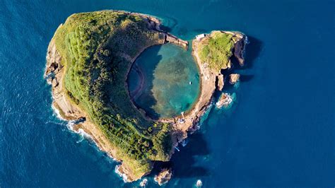Bing Image 大西洋に浮かぶ楽園 Bing Wallpaper Gallery