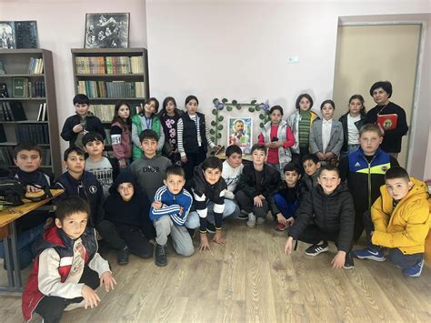 ნორიოს საჯარო სკოლის მოსწავლეები იაკობ გოგებაშვილის დაბადების დღესთან