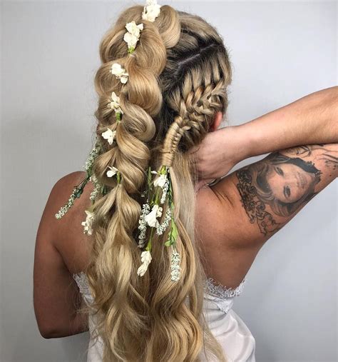 На данном изображении может находиться 1 человек часть тела крупным планом Часть тела Тело