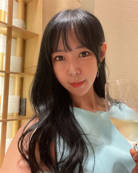김규리 🥂 👯 가민이랑 데이또 🍣🍣🍣🍣 모녀스타그램 요번주는 휴가로 서울 호캉스가기로 했는데 갑자기 울집 강지가 가파른 계단에서 떨어지는 바람에 수술하고