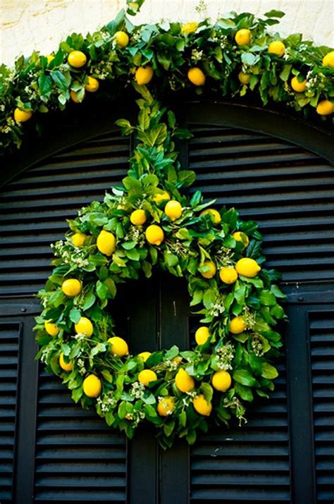 Віночки з літніх трав ягід та квітів Ідеї декору