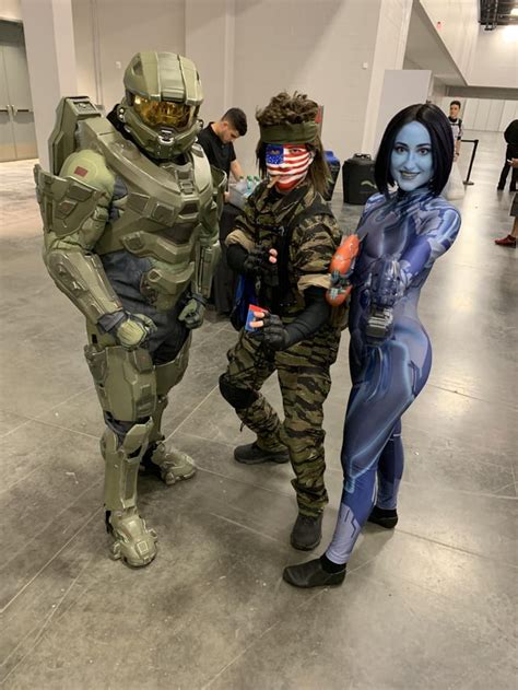 Missing Conventions A Little Extra Today So Heres Me Center Posing