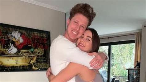 Neunter Monat So Gro Ist Der Babybauch Von Renata Lusin