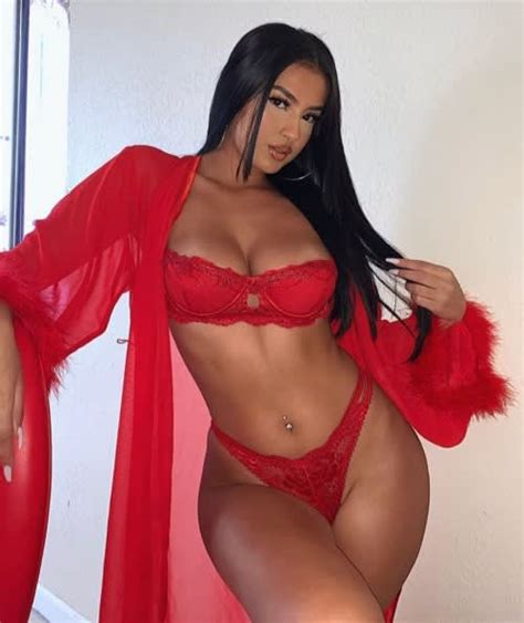 The 10 Hottest Lingerie Styles How To Take A Sexy Selfie Fashion Nova