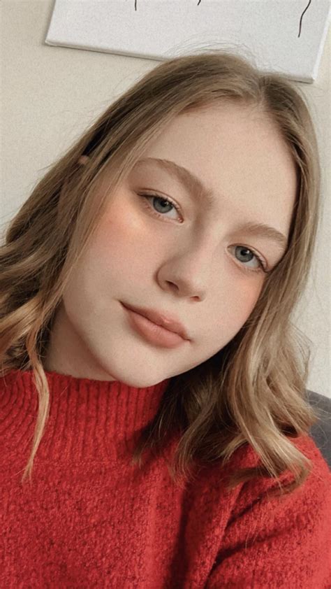 Christina Scrolller