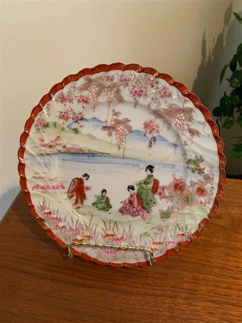 Antique Kutani Porcelain Geisha Girl Plate