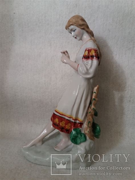 Фарфоровая статуэтка Девушка с ромашкой СССР большая 104568090 купити Violity