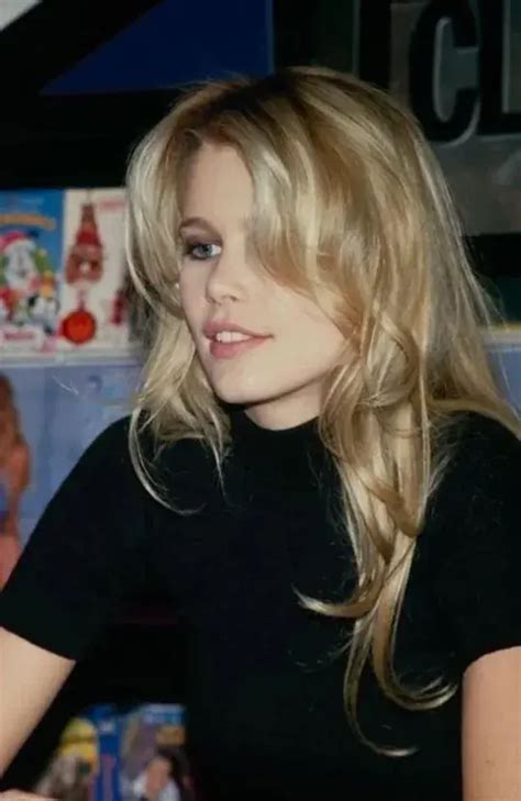 Different Types Of Bangs That Look Awesome Dezayno