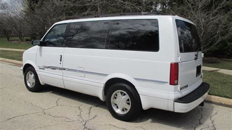 2000 Gmc Safari Sle Van For Sale At Auction Mecum Auctions